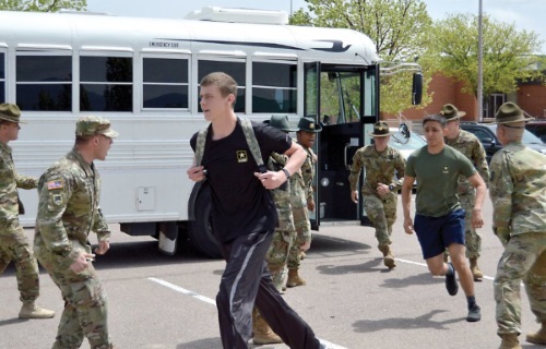 How Hard Is Army Basic Training? One Soldier Tells His Story ...