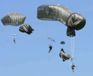 Airborne School: (Requirements, Length, How Hard Is It?) Updated 2022
