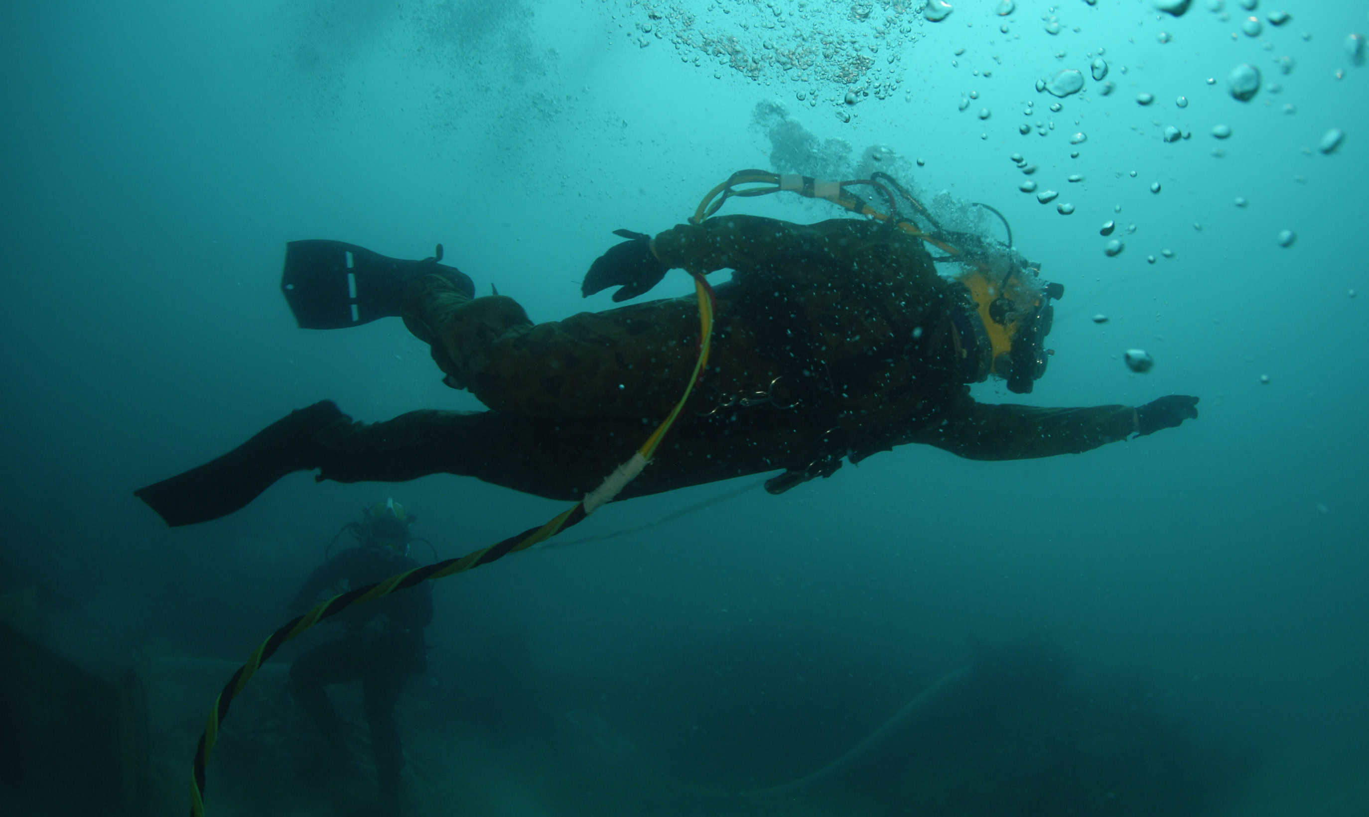 Navy Diver (ND): 2022 Career Details [Requirements, Training, & More]