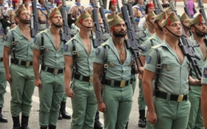 5 Best Military Uniforms in the World: Who Has The Coolest?